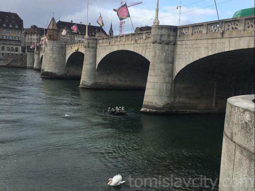 Život u inostranstvu: Postali smo građani sa dva doma - perspektiva iz ...